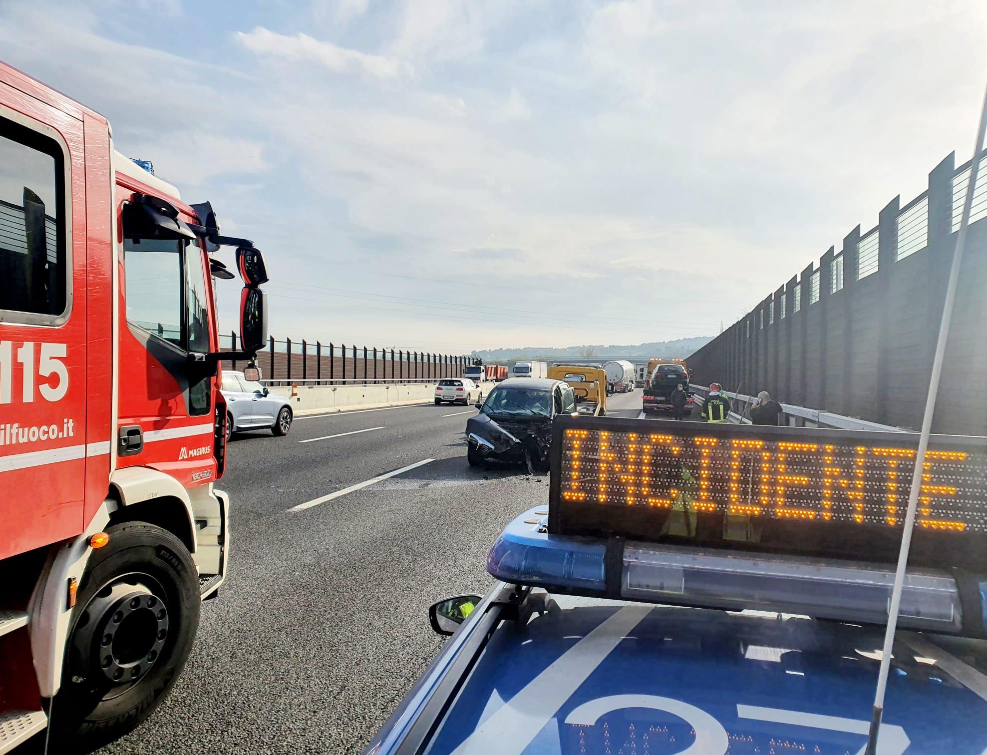 Incidente sull’A12 Roma-Civitavecchia, tamponamento tra 6 auto ... Incidente sull’A12 Roma-Civitavecchia, tamponamento tra 6 auto ...