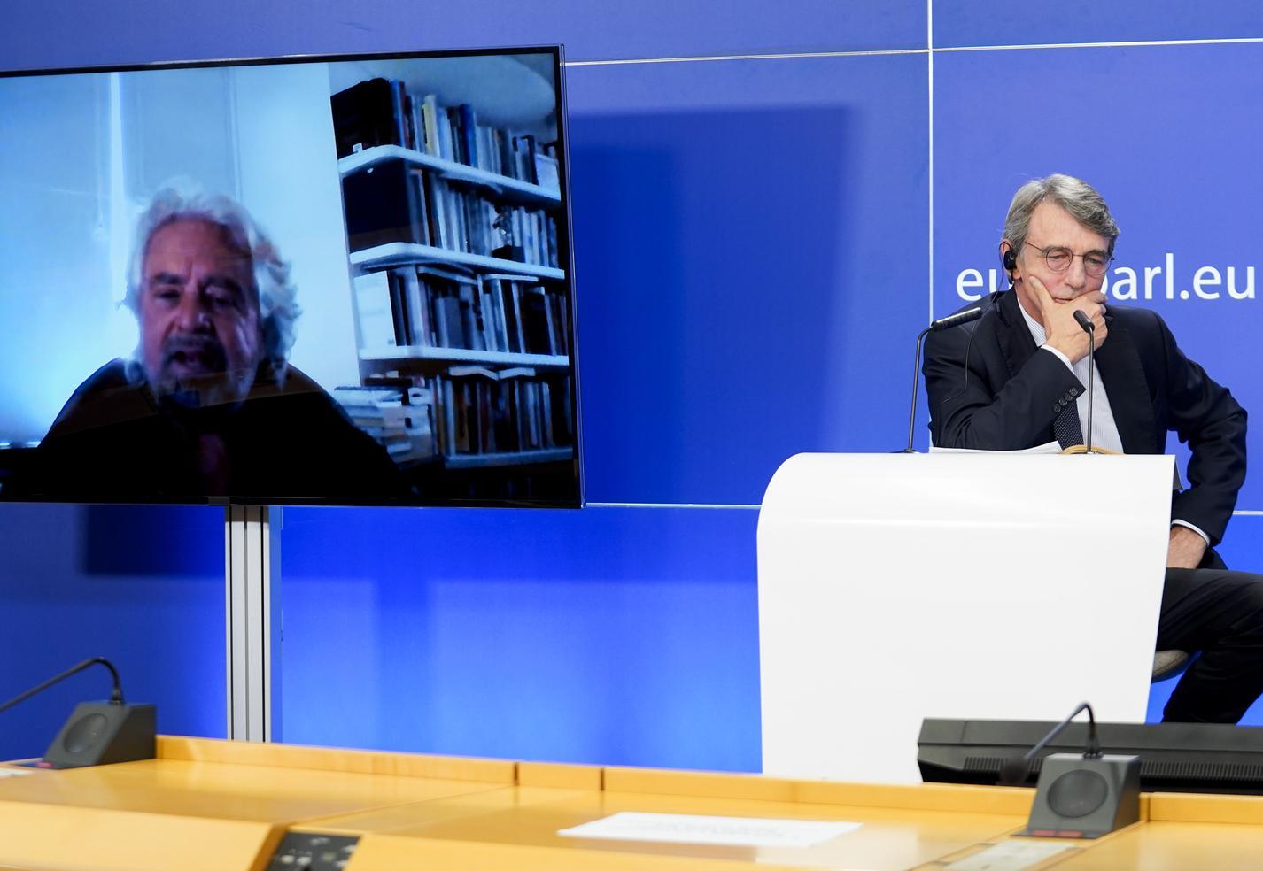 Crisi M5s, Grillo tenta di ricucire. Ma oggi Crimi diserta l’assemblea Crisi M5s, Grillo tenta di ricucire. Ma oggi Crimi diserta l’assemblea