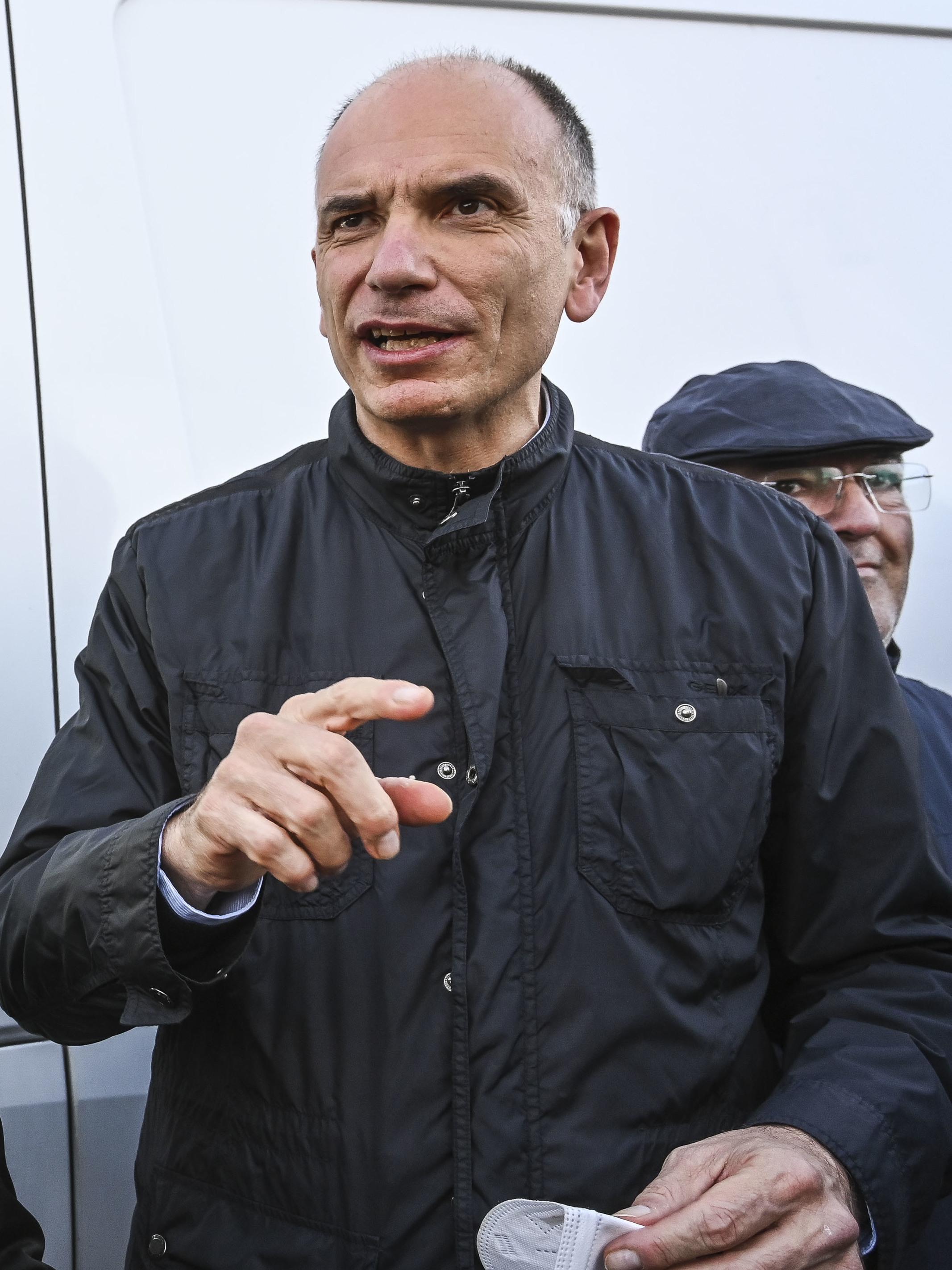 La sfida delle Regionali Il Pd vuole le primarie ma tratta con i ... La sfida delle Regionali Il Pd vuole le primarie ma tratta con i ...
